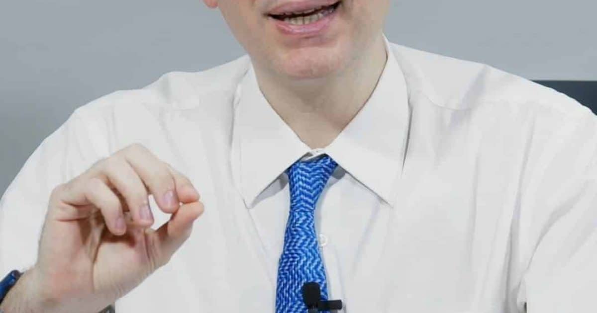 Roxos nas pernas? Hematomas, Equimoses e Petéquias Veja o vídeo ...